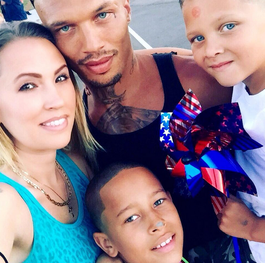 'Criminoso sexy' tornou-se um homem de família - MoveNotícias