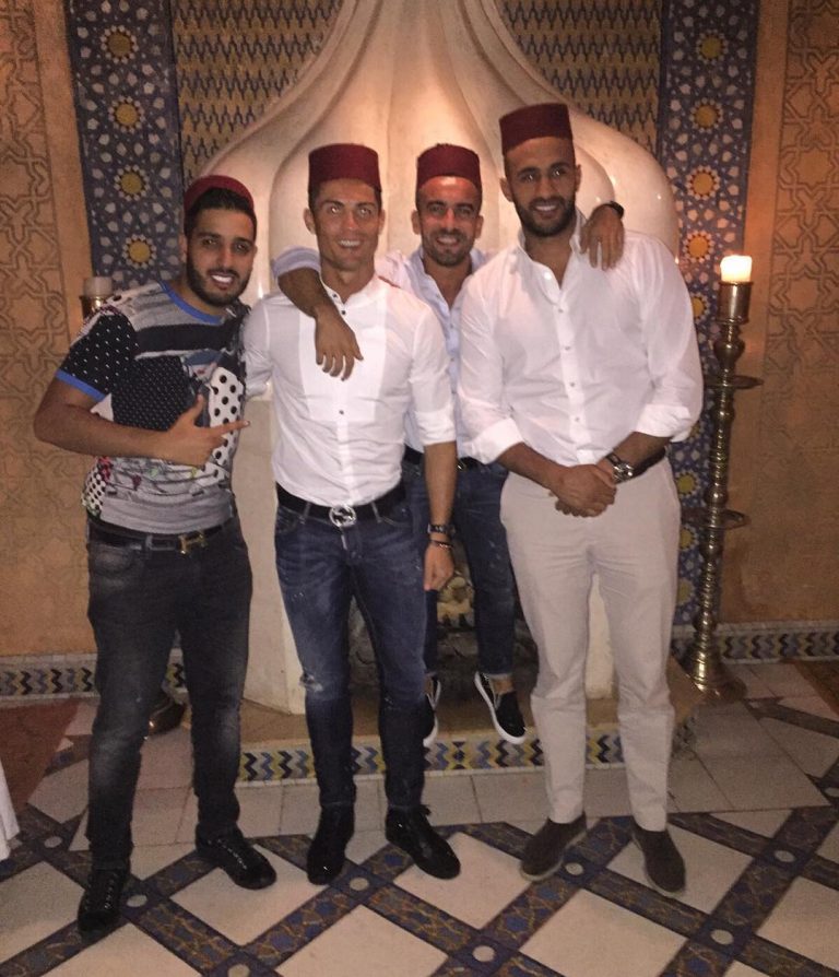Fotos inéditas mostram lado mais íntimo de Cristiano Ronaldo, família e ...