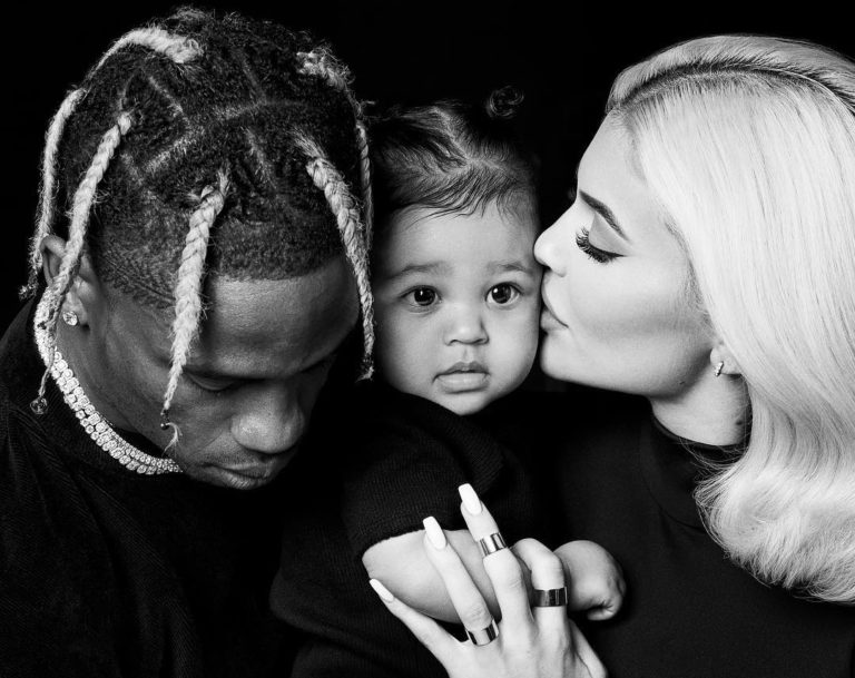 Kylie Jenner e Travis Scott assinalam 1º aniversário da filha ...
